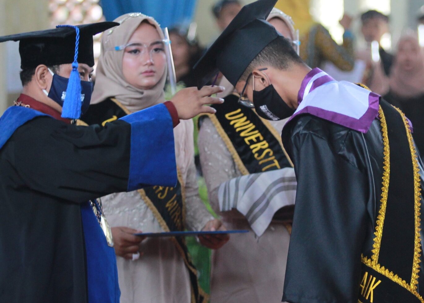 Unwir Wisuda Empat Kali dalam Sehari – Radar Cirebon ID
