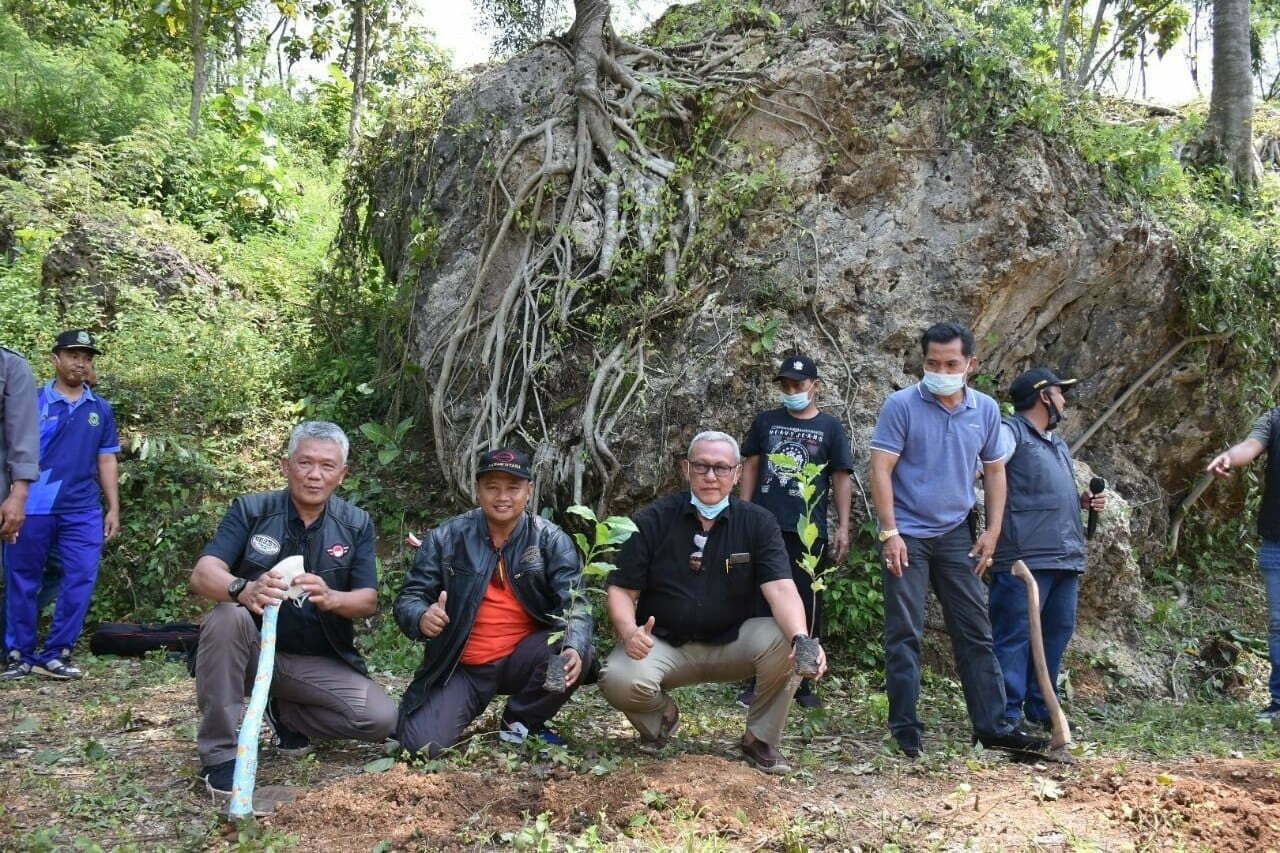 Canangkan Penanaman Seribu Pohon di Wisata Batu Akar – Radar Cirebon ID