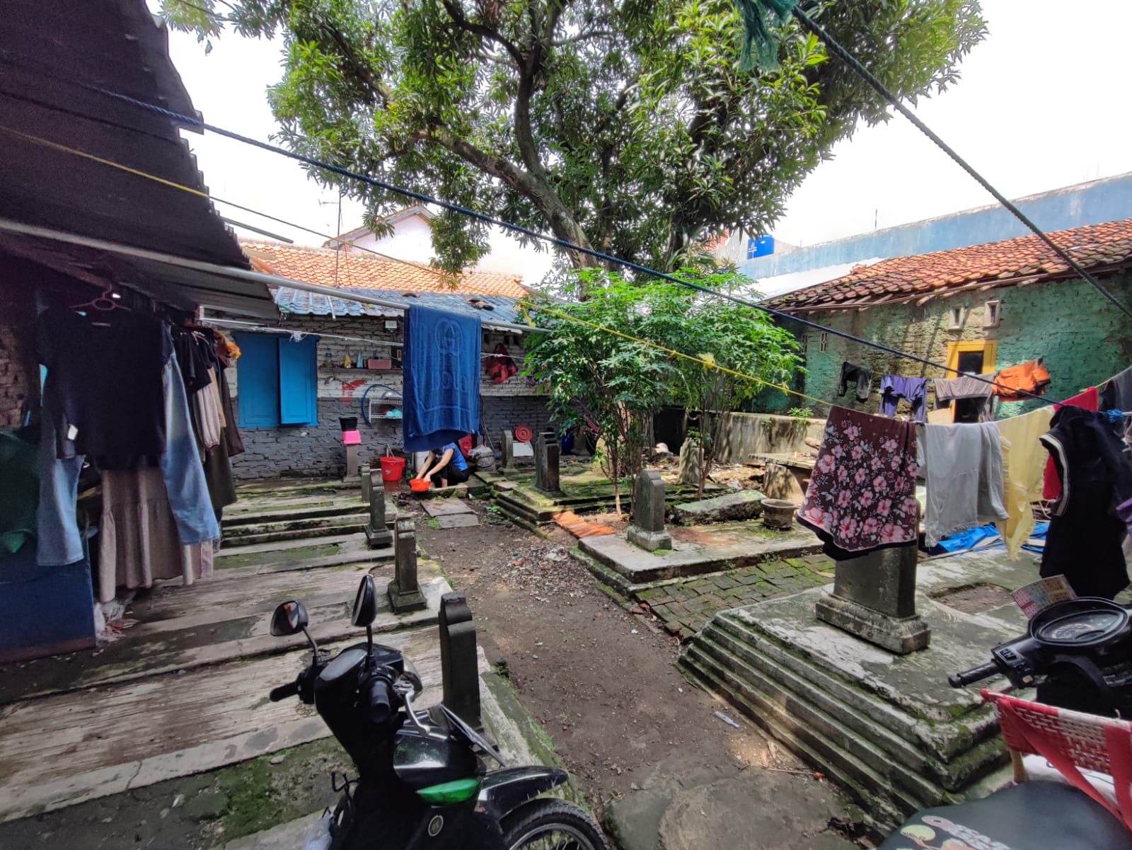 Aneh, Makam di Komplek Makam Nyi Gede Lara Panas Menghilang – Radar ...