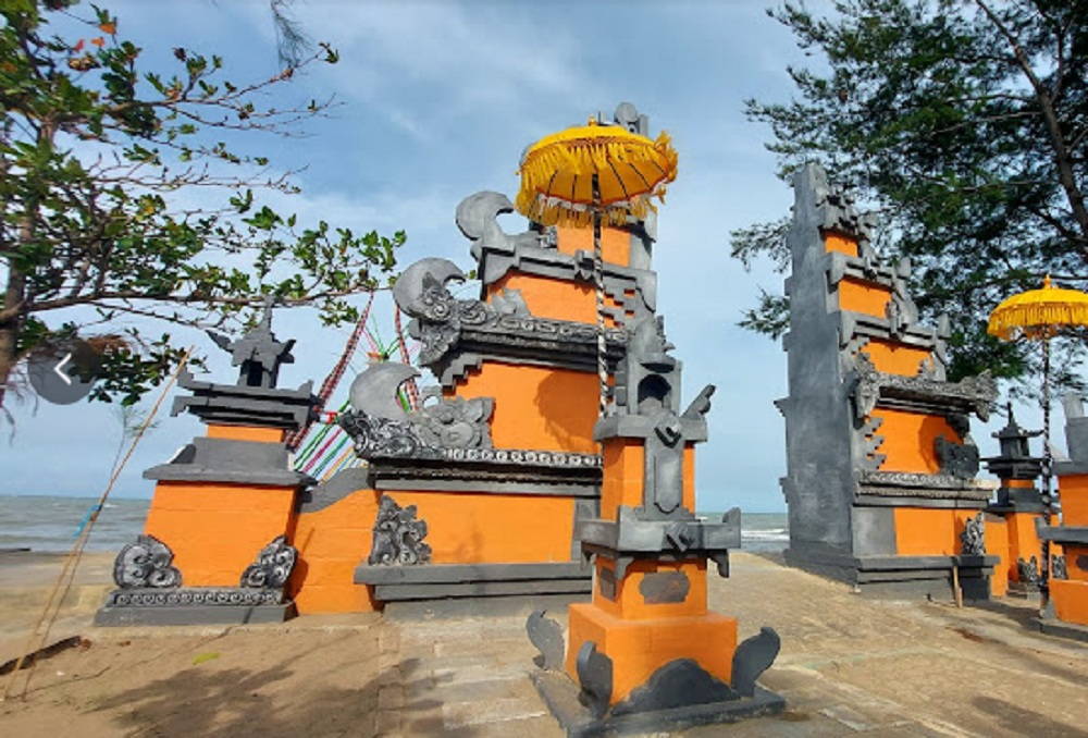 Pantai Tirta Ayu; Destinasi Wisata di Indramayu Dengan Nuansa Pulau ...