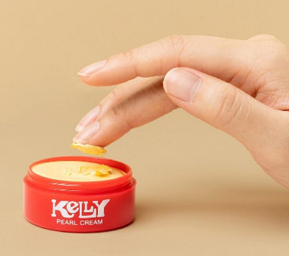 Gunakan Bedak Kelly Tiba-Tiba Wajah Glowing Parah di Pagi Hari ...