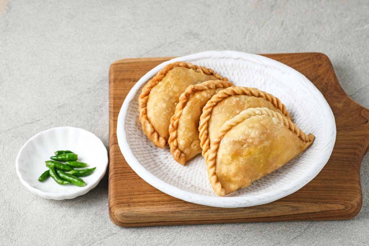 Tips Membuat Camilan Pastel yang Enak Banget, Mau yang Daging Sapi atau ...