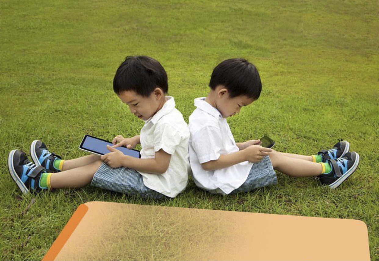 Paparan Cahaya Biru Gadget Picu Anak Alami Pubertas Dini. Ini ...