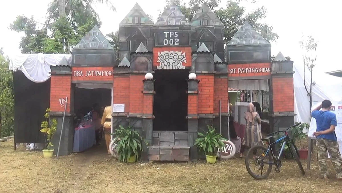 Unik, TPS Replika Candi ala Kerajaan di Majalengka – Radar Cirebon ID
