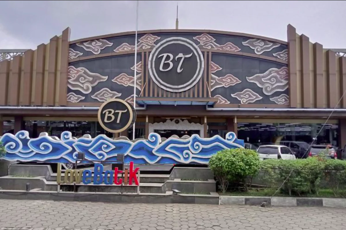 Mengenal Batik Trusmi: Wisata Budaya di Cirebon yang Mendunia – Radar ...