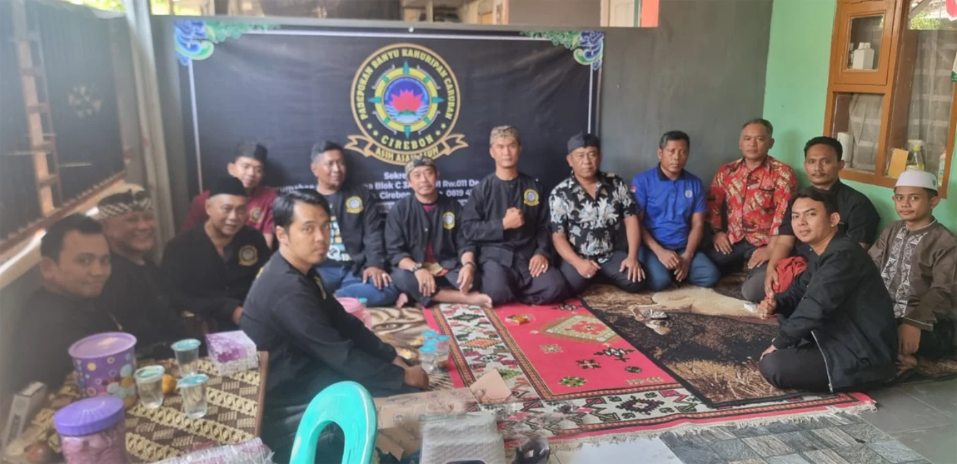 Padepokan Banyu Kahuripan Caruban Gelar Sunatan Massal dan Santunan ...