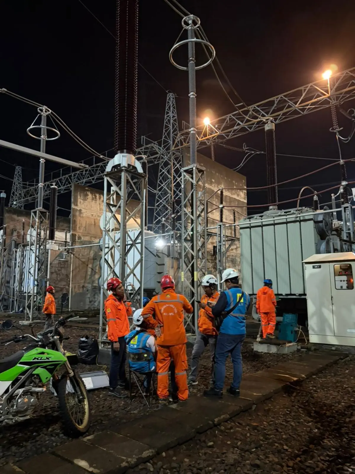 Di Tengah Libur Natal dan Tahun Baru, PLN Sukses Rampungkan Penggantian ...